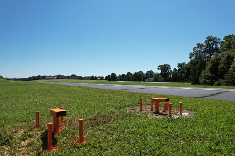 PAPI - Precision Approach Path Indicator - Pilot Controlled Lighting System